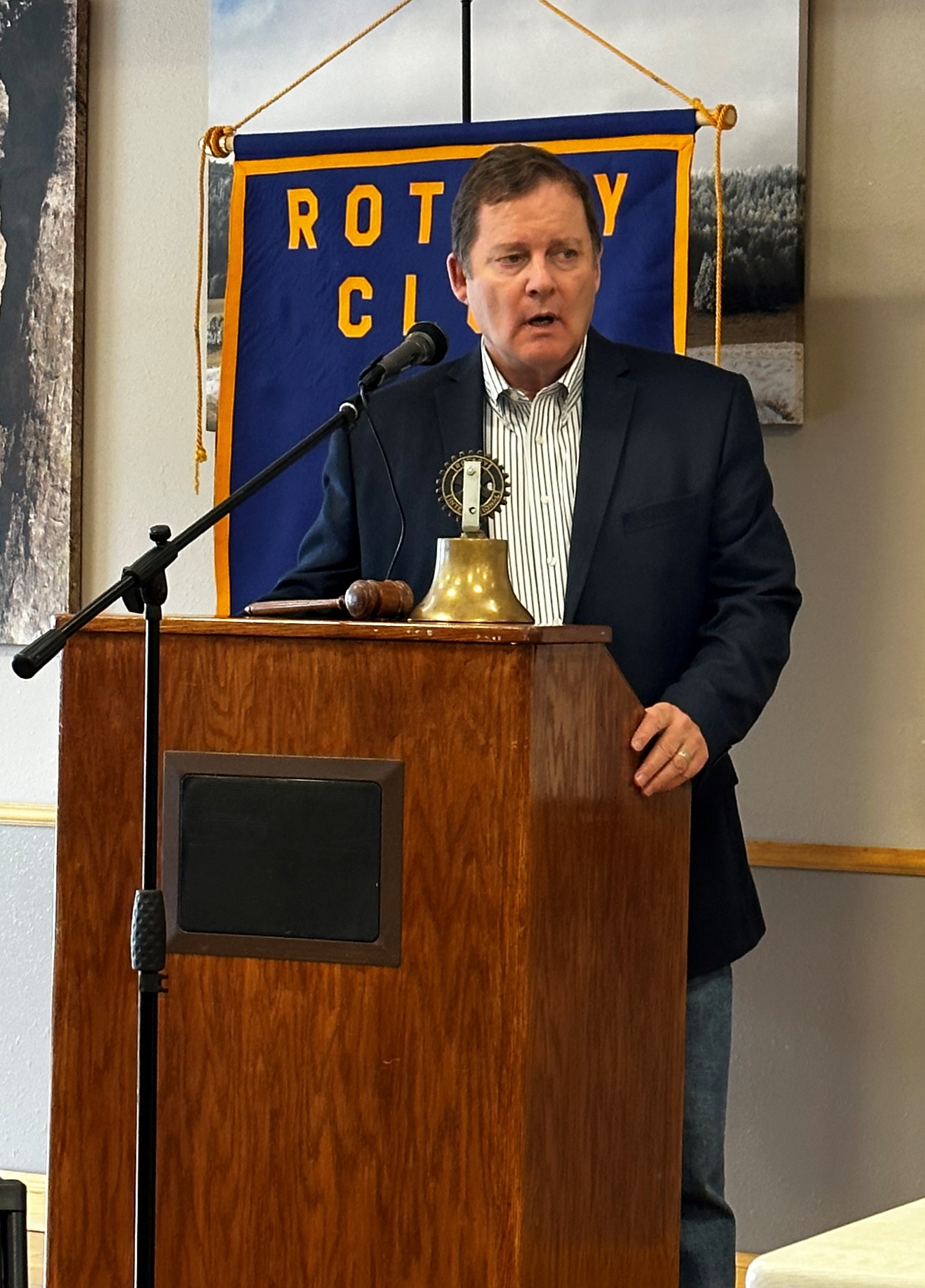 Tim Bullock Conducts First Meeting As President Of Rotary Club Of Los ...
