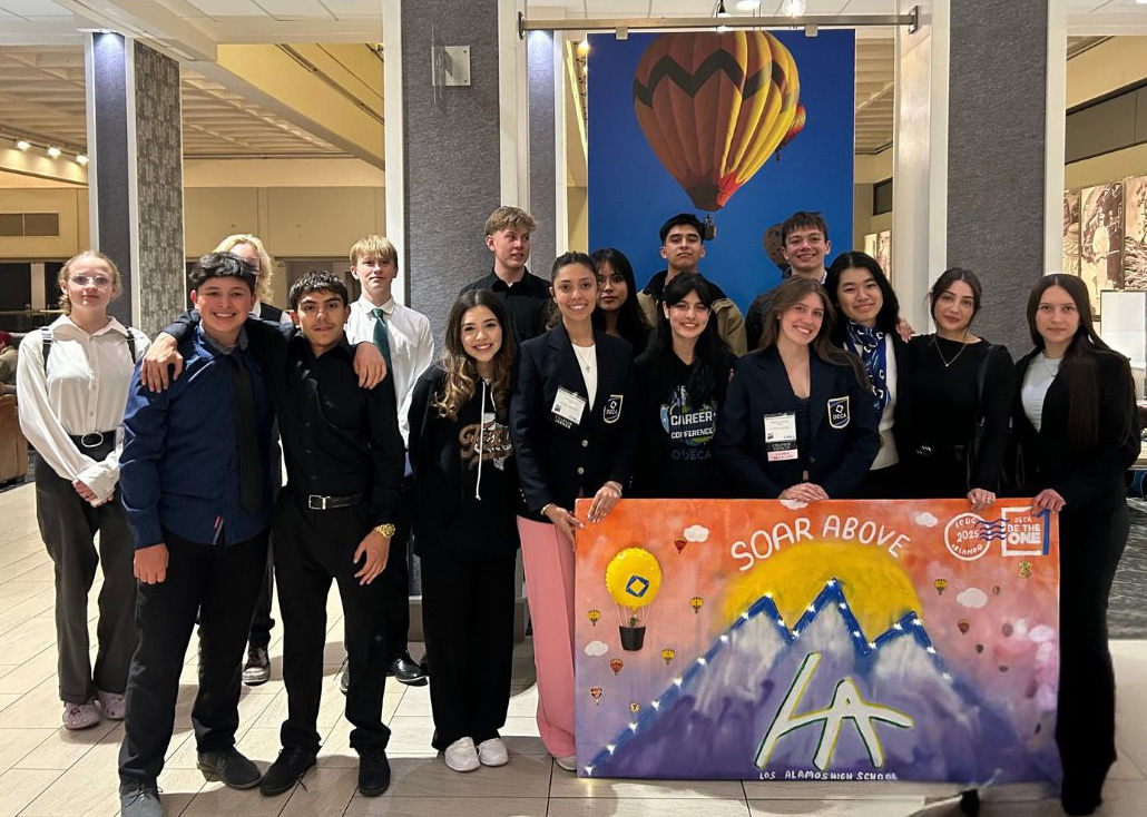LAHS Students Qualify for 2025 International DECA Competition – Los ...